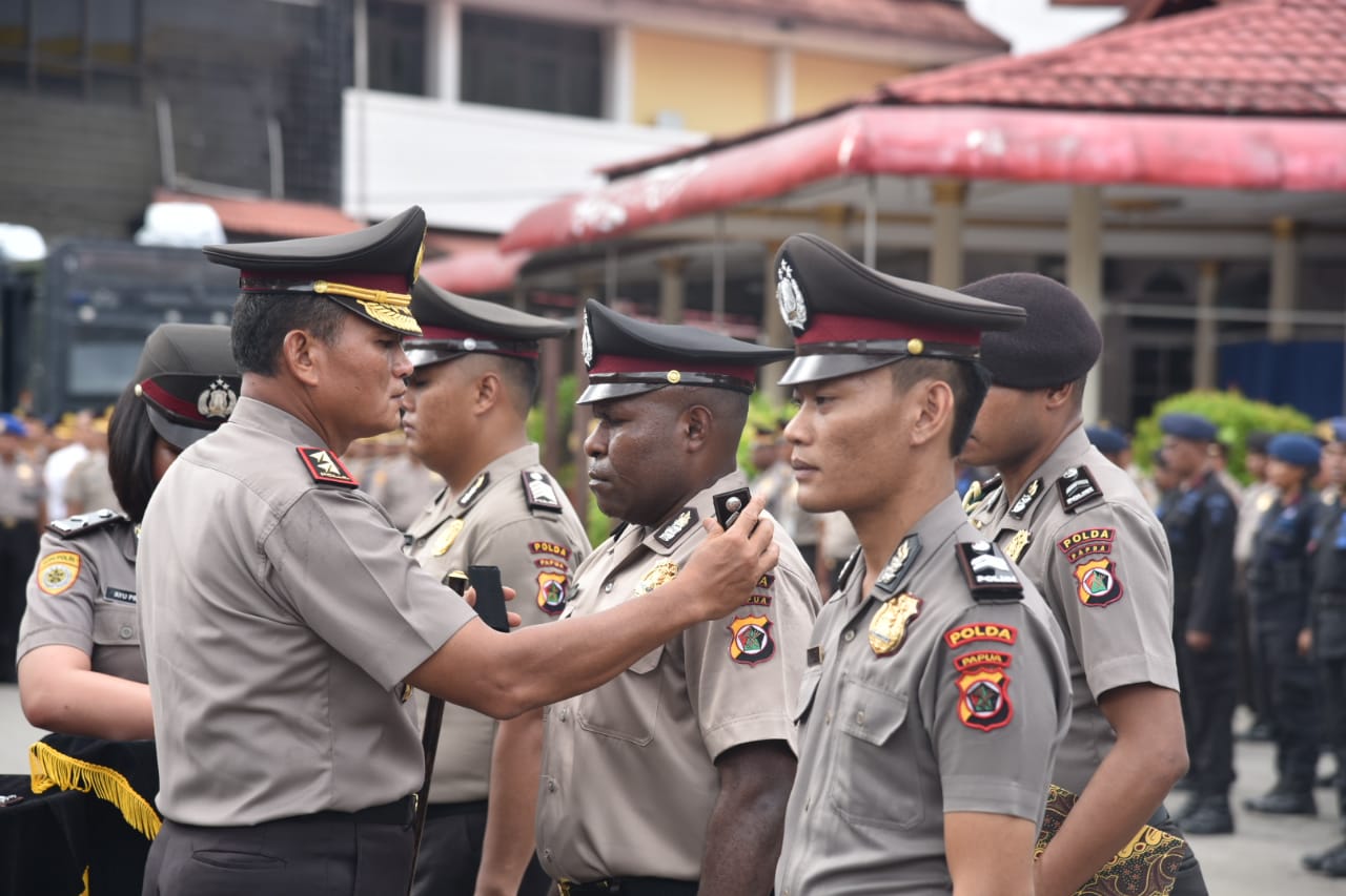 Berprestasi, 7 Anggota Polda Papua Naik Pangkat Luar Biasa | Papua Today